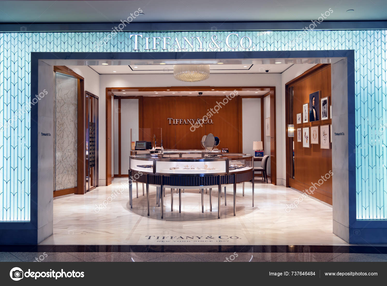 Uae Dubai November 2021 Tiffany Boutique Dubai Shopping Mall Largest ...