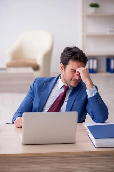 Employee unable to work fotos de stock, imágenes de Employee unable to ...