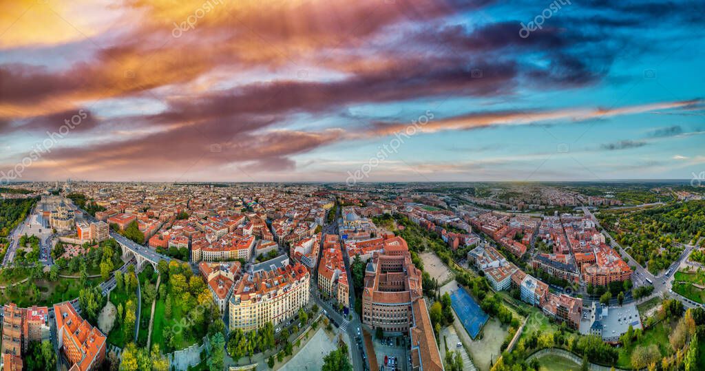 Madrid, España. Increíble vista aérea panorámica del centro de la ...