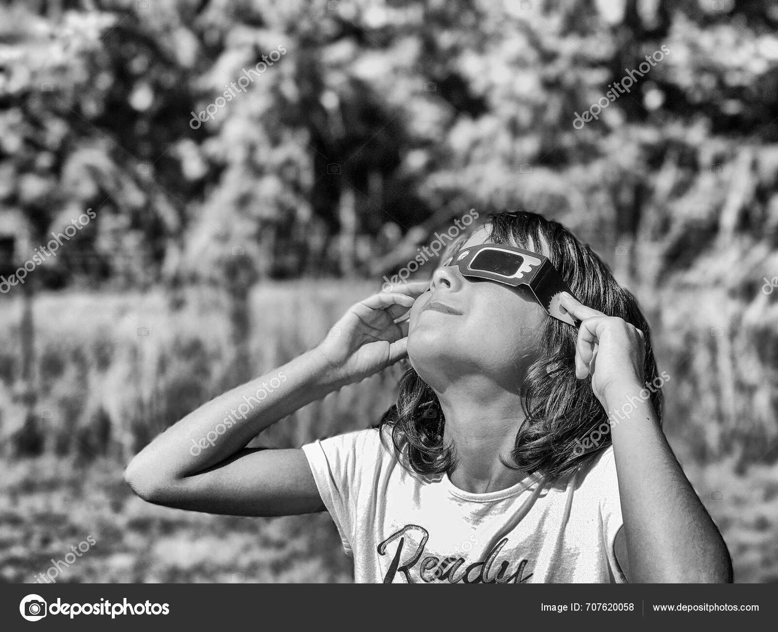 Young Girl Looking Sun Solar Eclipse Country Park Family Outdoor ...