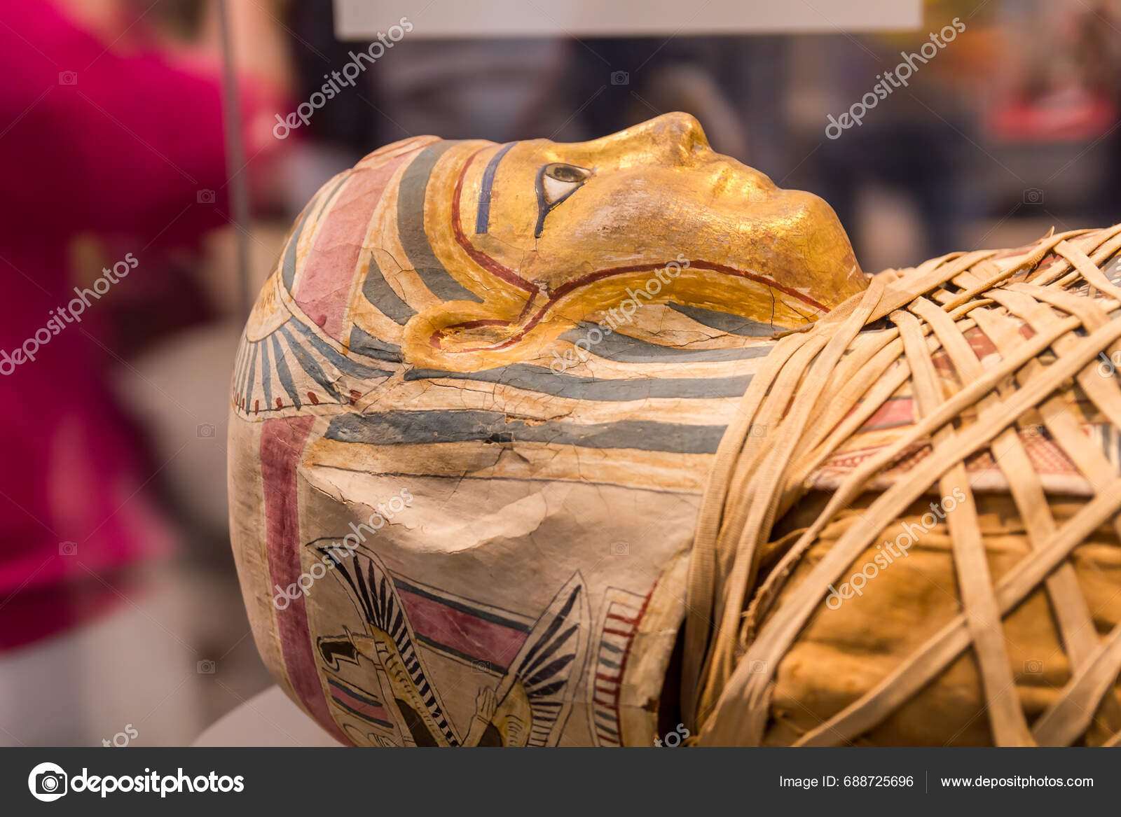 Details Mummy Head – Stock Editorial Photo © gianliguori #688725696