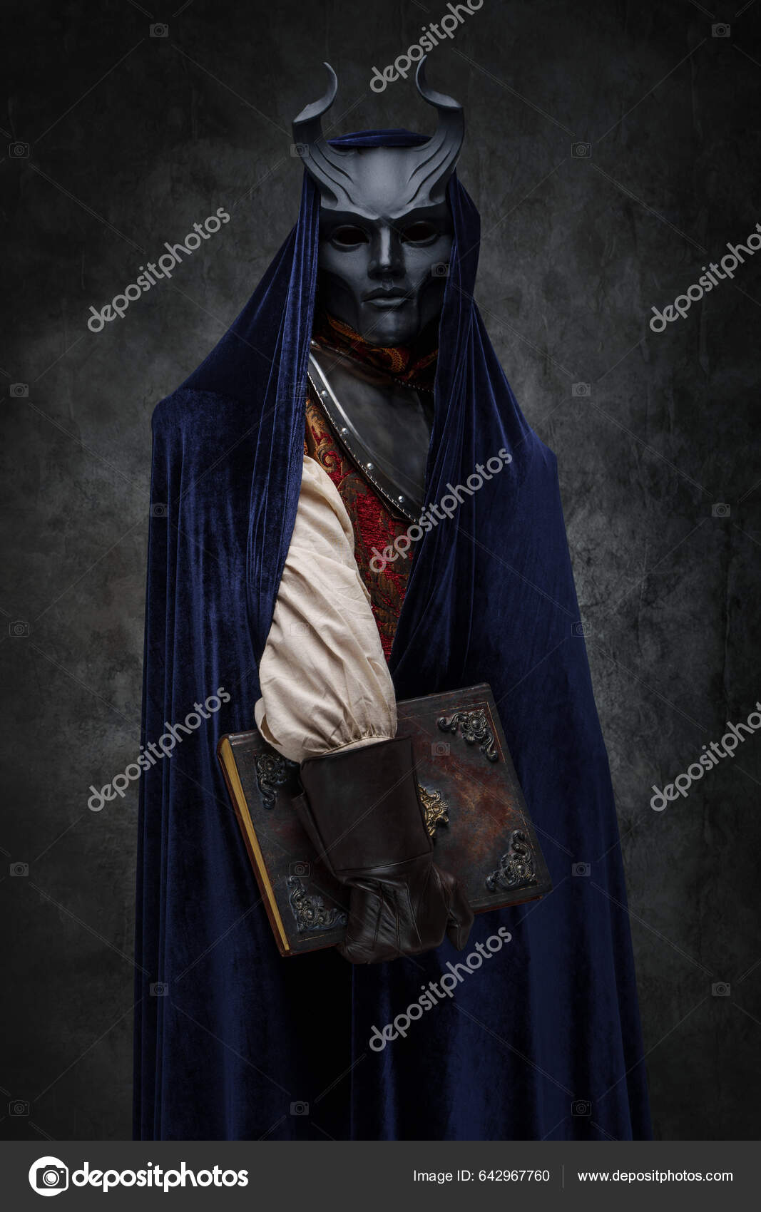 Portrait Prayer Esoteric Cult Dressed Dark Robe Horned Mask — Stock ...