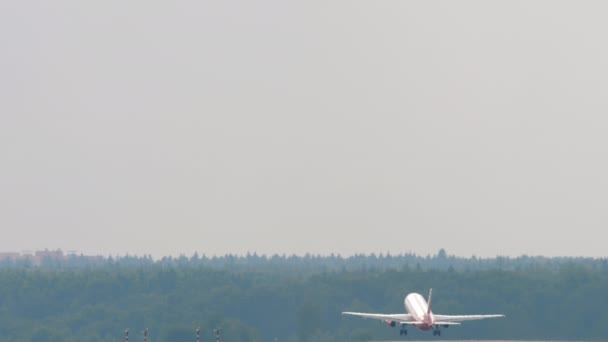 Aereo Jet Con Livrea Irriconoscibile Salita Dopo Decollo Aeronave ...