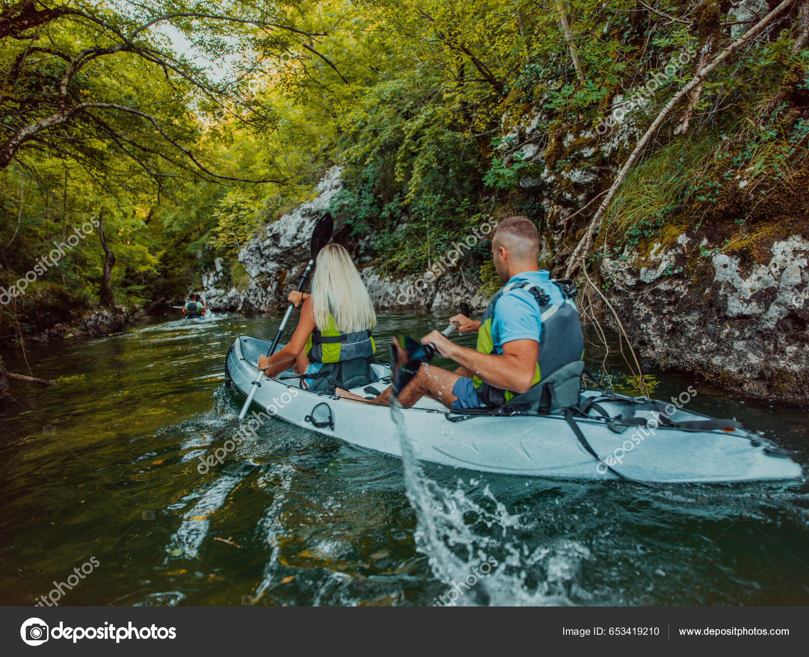 Young Couple Enjoying Idyllic Kayak Ride Middle Beautiful River ...
