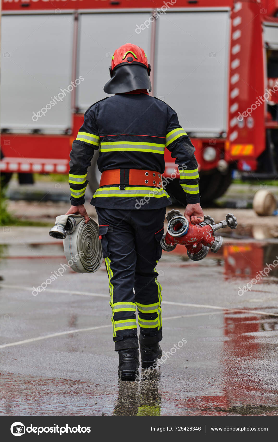 Dynamic Display Synchronized Teamwork Firefighters Hustle Carry Connect ... Dynamic Display Synchronized Teamwork Firefighters Hustle Carry Connect ...