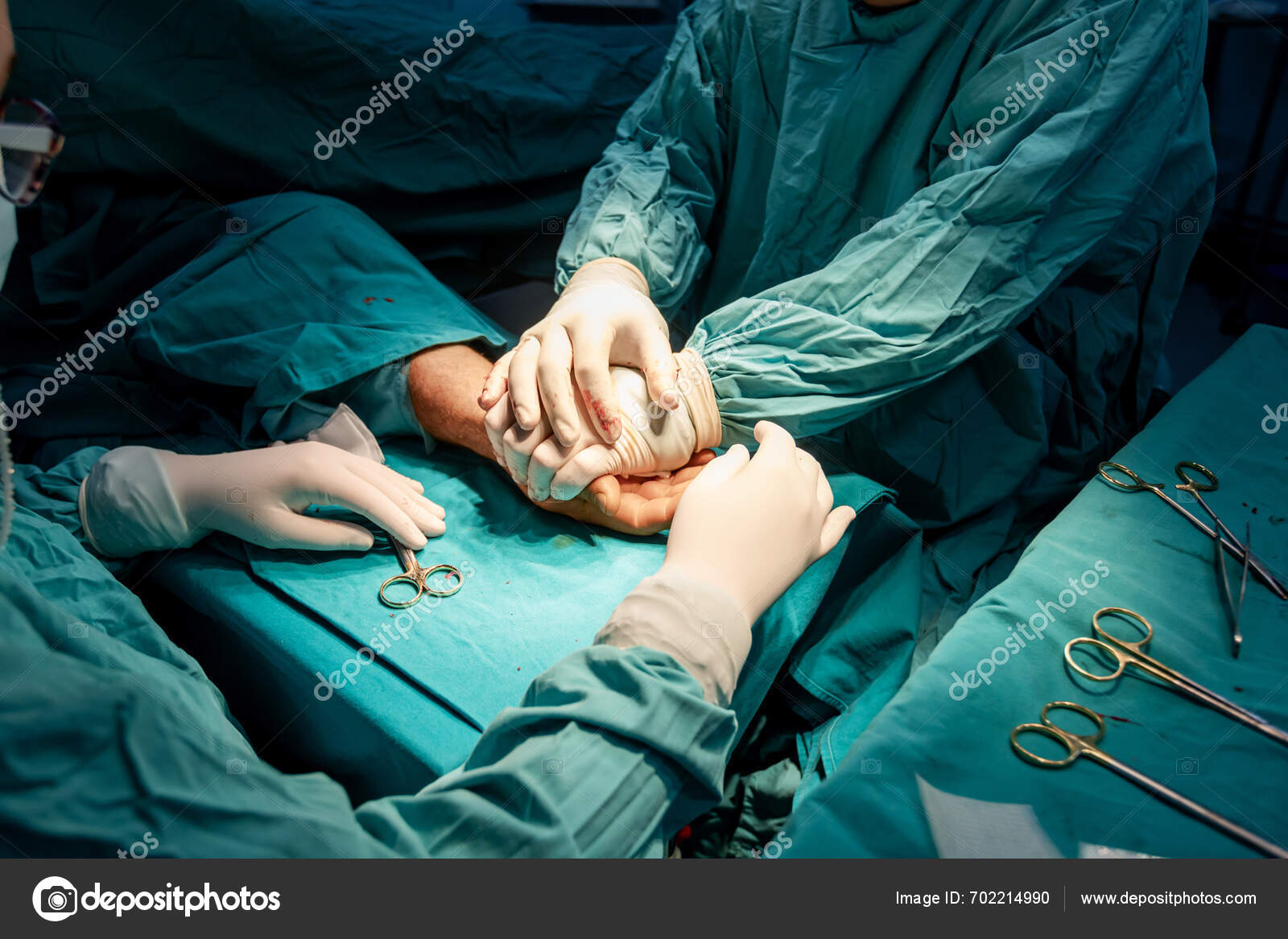Performing Surgical Procedure Sterile Operating Room — Stock Photo ...