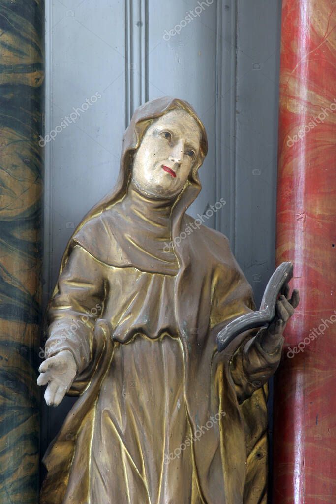 Santa Isabel, estatua en el altar mayor de la iglesia parroquial de ...