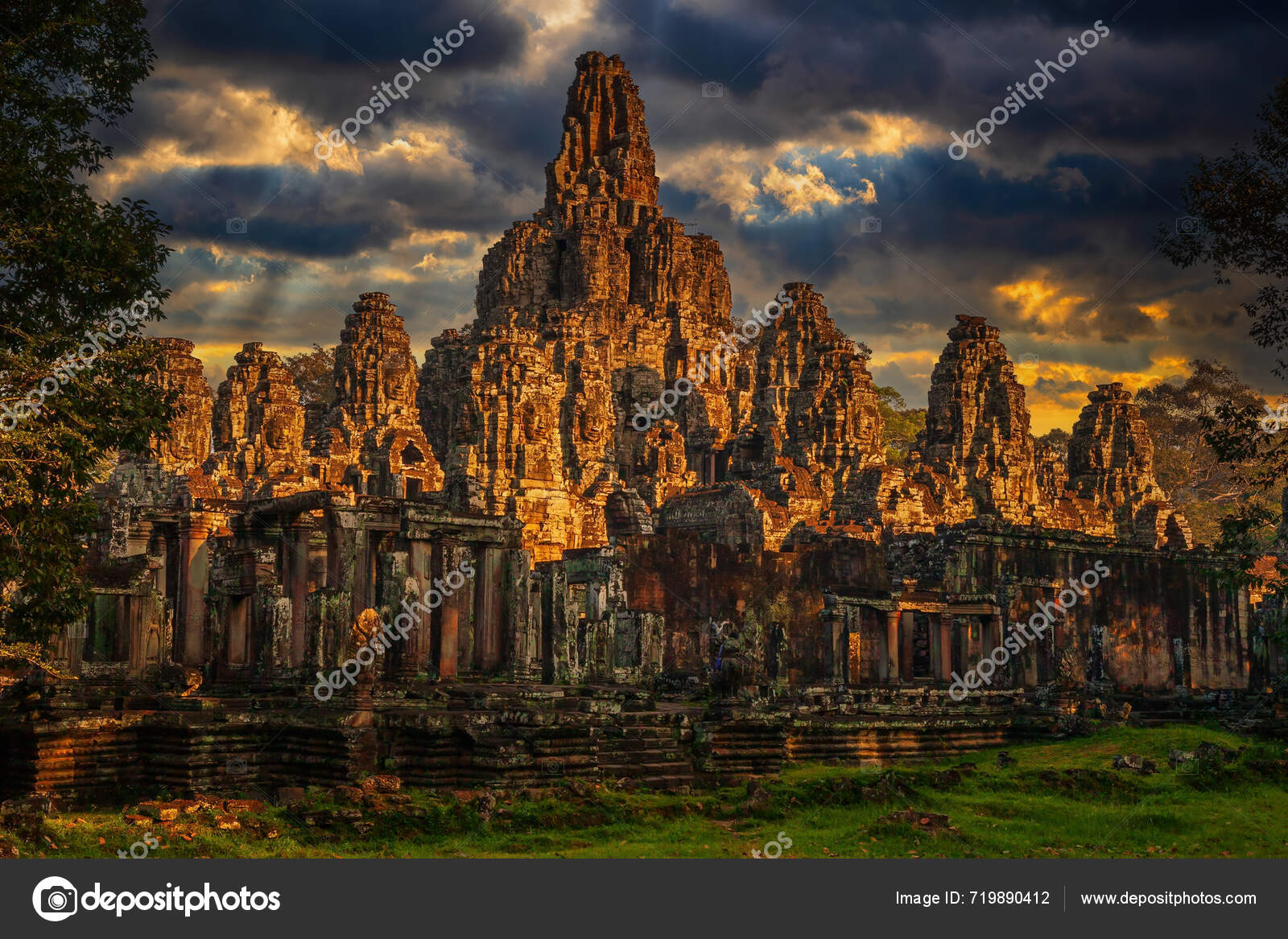 Templo Bayon Atardecer Complejo Angkor Thom Capital Del Imperio Khmer ...