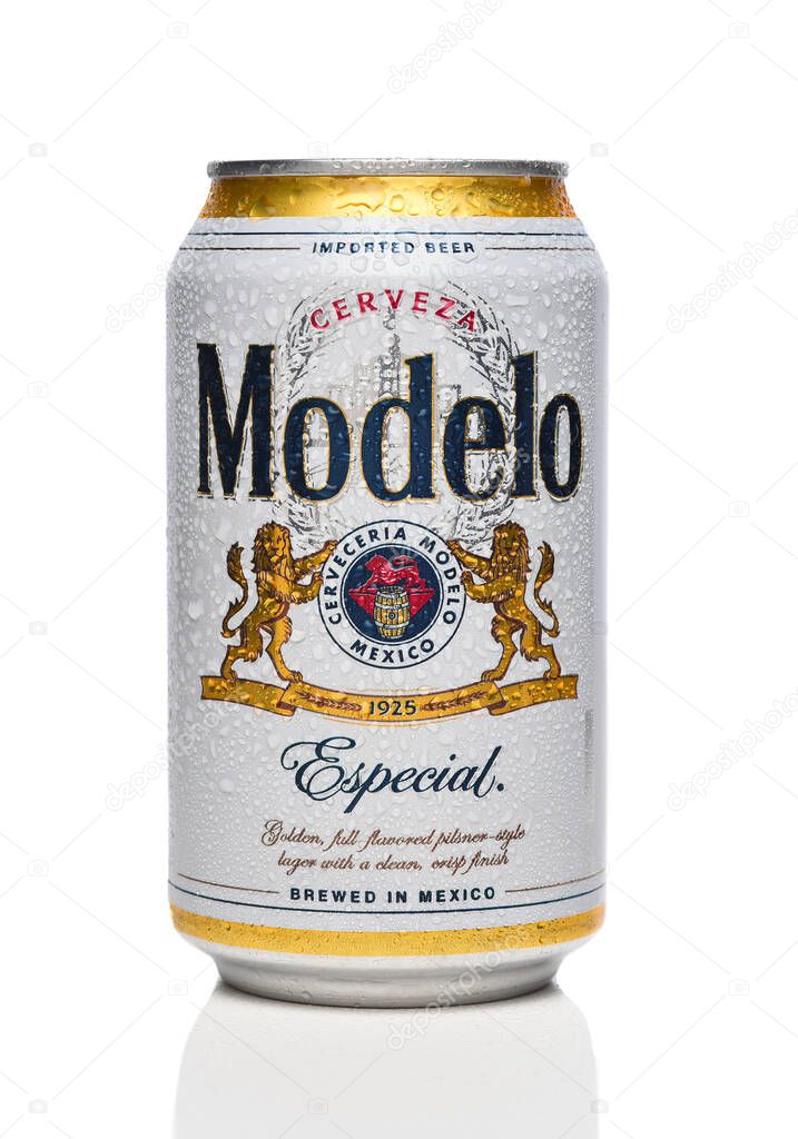 IRVINE, CALIFORNIA - 5 JUNIO 2023: Una lata de Modelo Especial ...