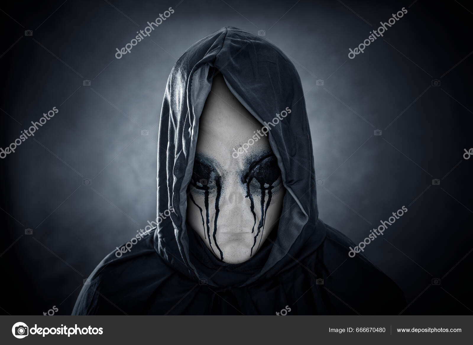 Mysterious Humanoid Alien Blood Night Dark Misty Background — Stock ...