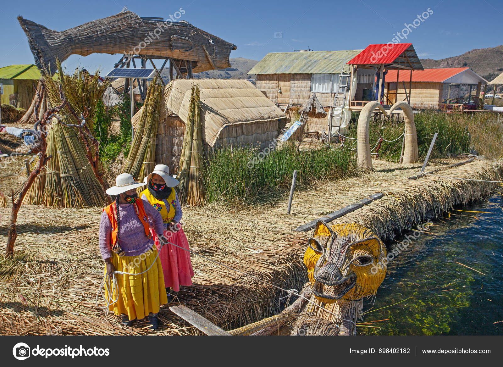 Uros Peru April 2022 Woman Traditional Clothes Rowing Uros Totora ...