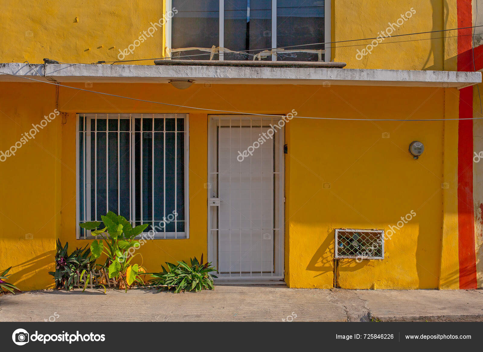 Coloridos Edificios Estilo Colonial Amarillo Calle Del Casco Antiguo ...