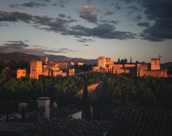 Alhambra e le montagne Stock Photos, Royalty Free Alhambra e le ...