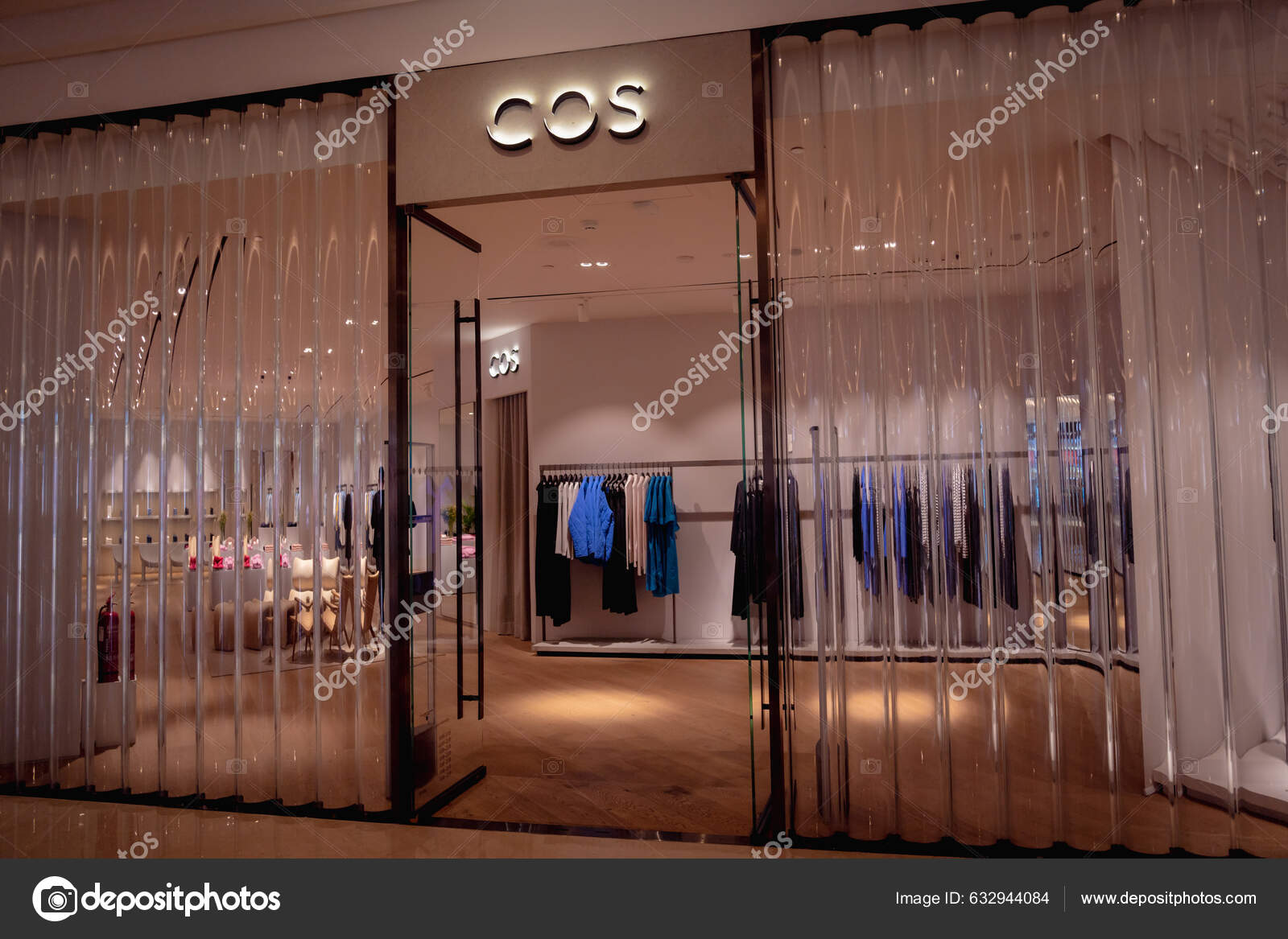 Kuala Lumpur Malaysia December 2022 Cos Brand Retail Shop Logo – Stock ...