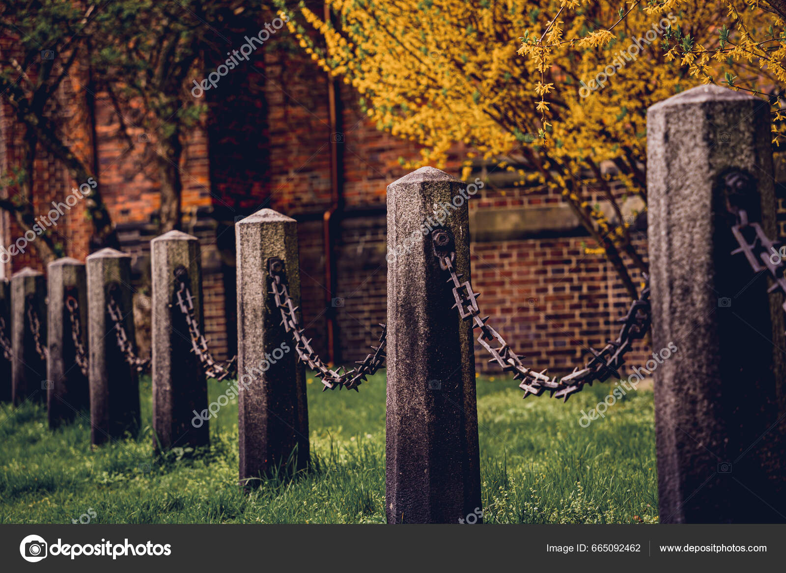Old Stone Posts Chains Background Green Grass — Stock Photo © Romaset ...