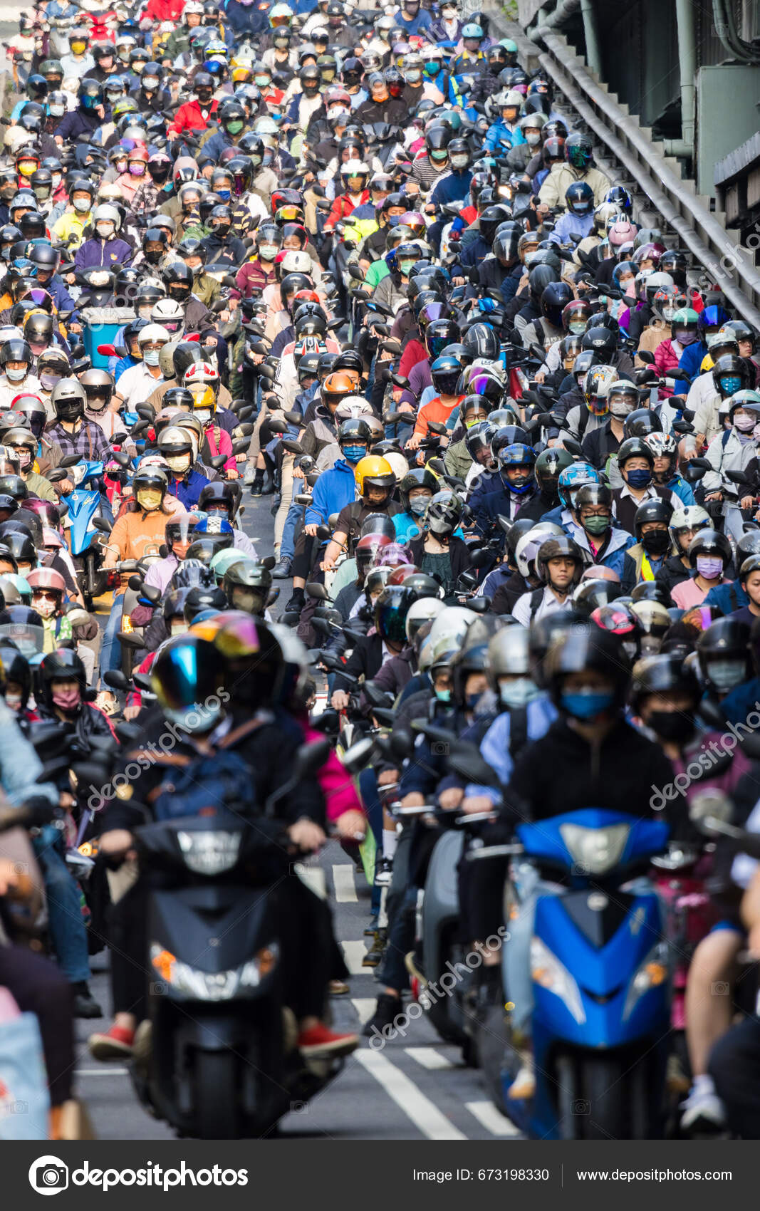 Taipei Taiwan April 2023 Crowd Motorcycles Taipei Bridge — Stock ...