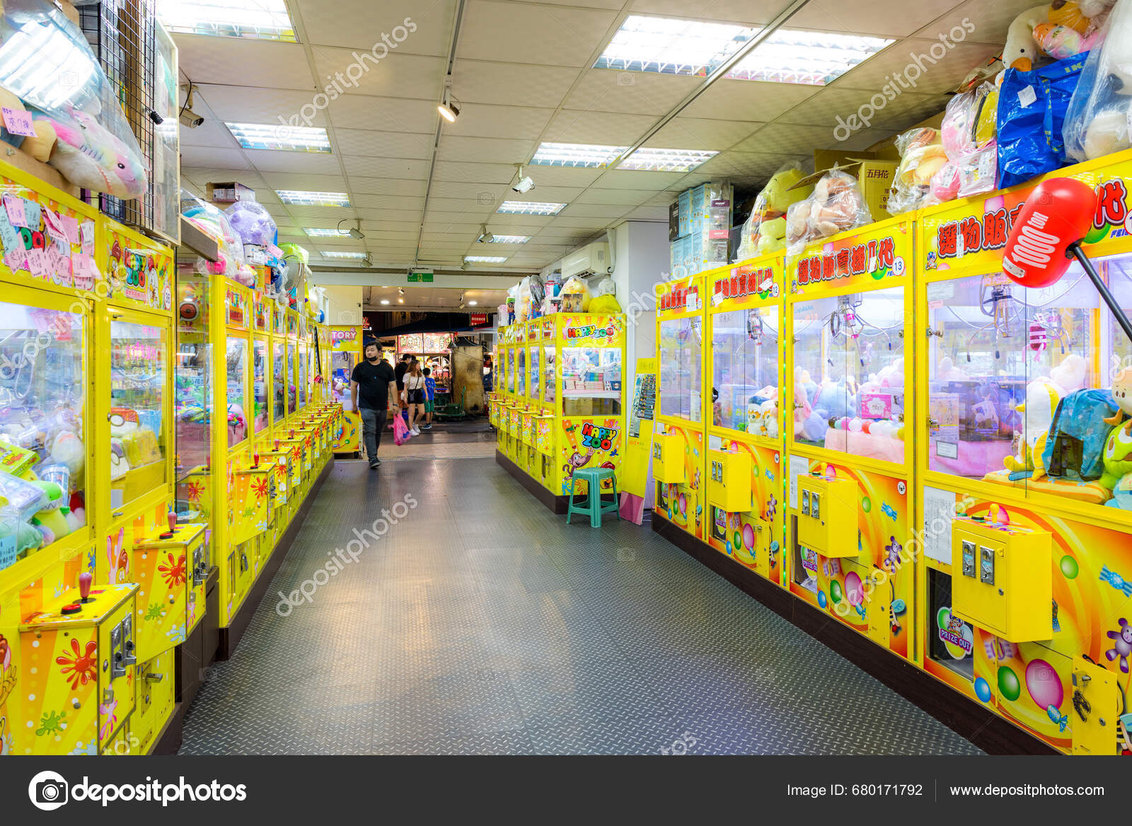 Taiwan September 2023 Claw Machine Shop Taiwan — Stock Editorial Photo ...