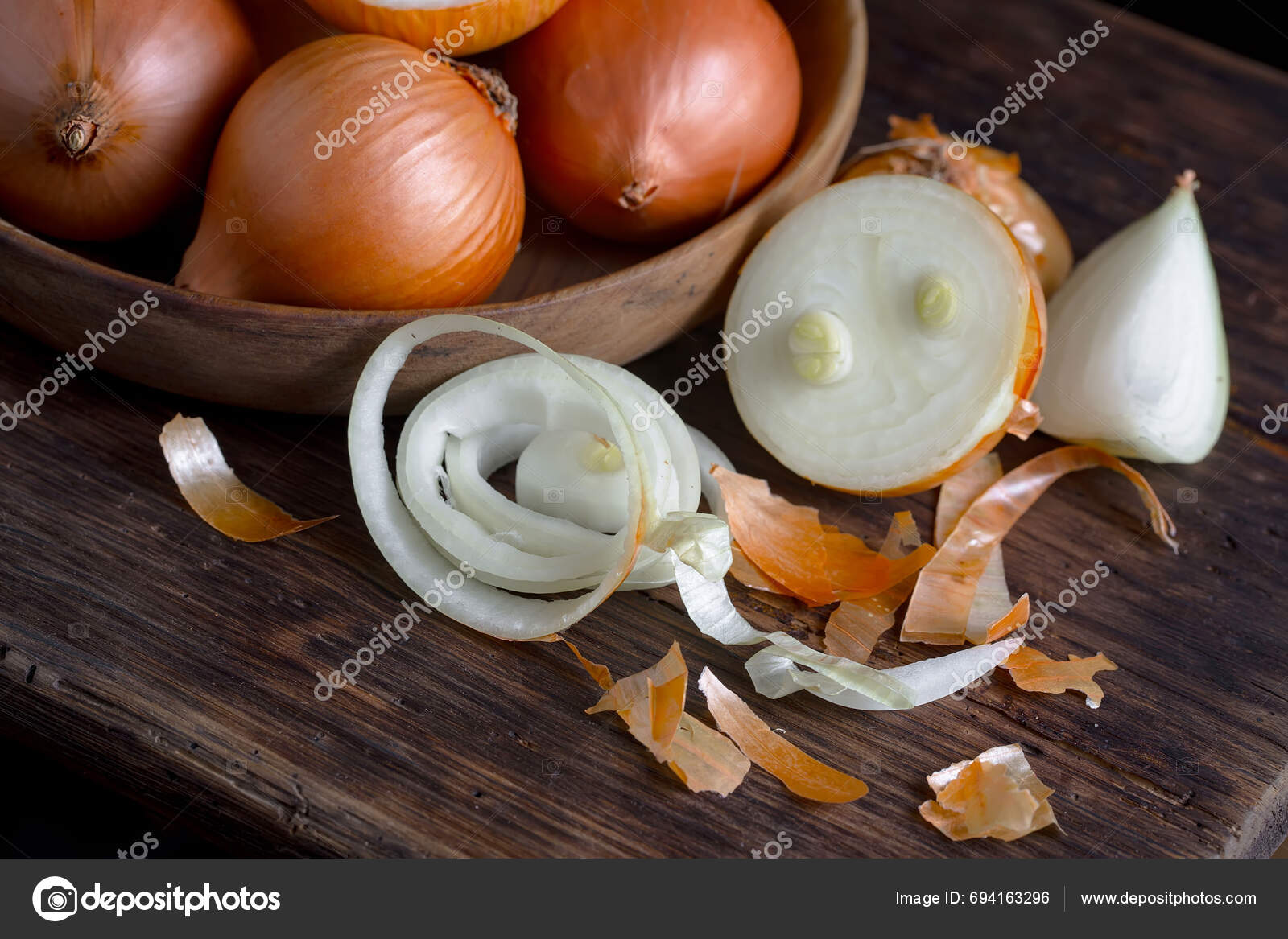Raw Onions Composition Old Background — Stock Photo © VIZAFOTO #694163296