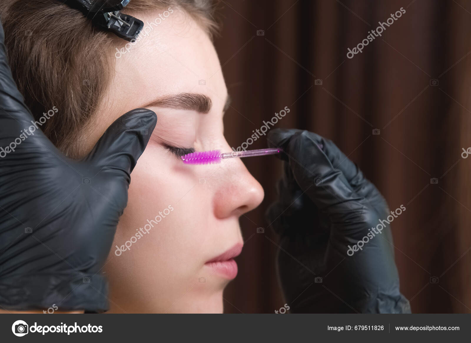 Close Masters Hands Holding Brush Master Directs Growth Hairs ...