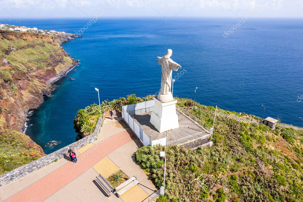 Jesucristo Estatua de Cristo Rey en Garajau (Cristo Rei) cerca de ... Jesucristo Estatua de Cristo Rey en Garajau (Cristo Rei) cerca de ...