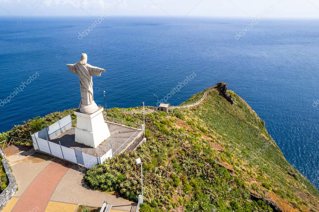 Jesucristo Estatua de Cristo Rey en Garajau (Cristo Rei) cerca de ... Jesucristo Estatua de Cristo Rey en Garajau (Cristo Rei) cerca de ...