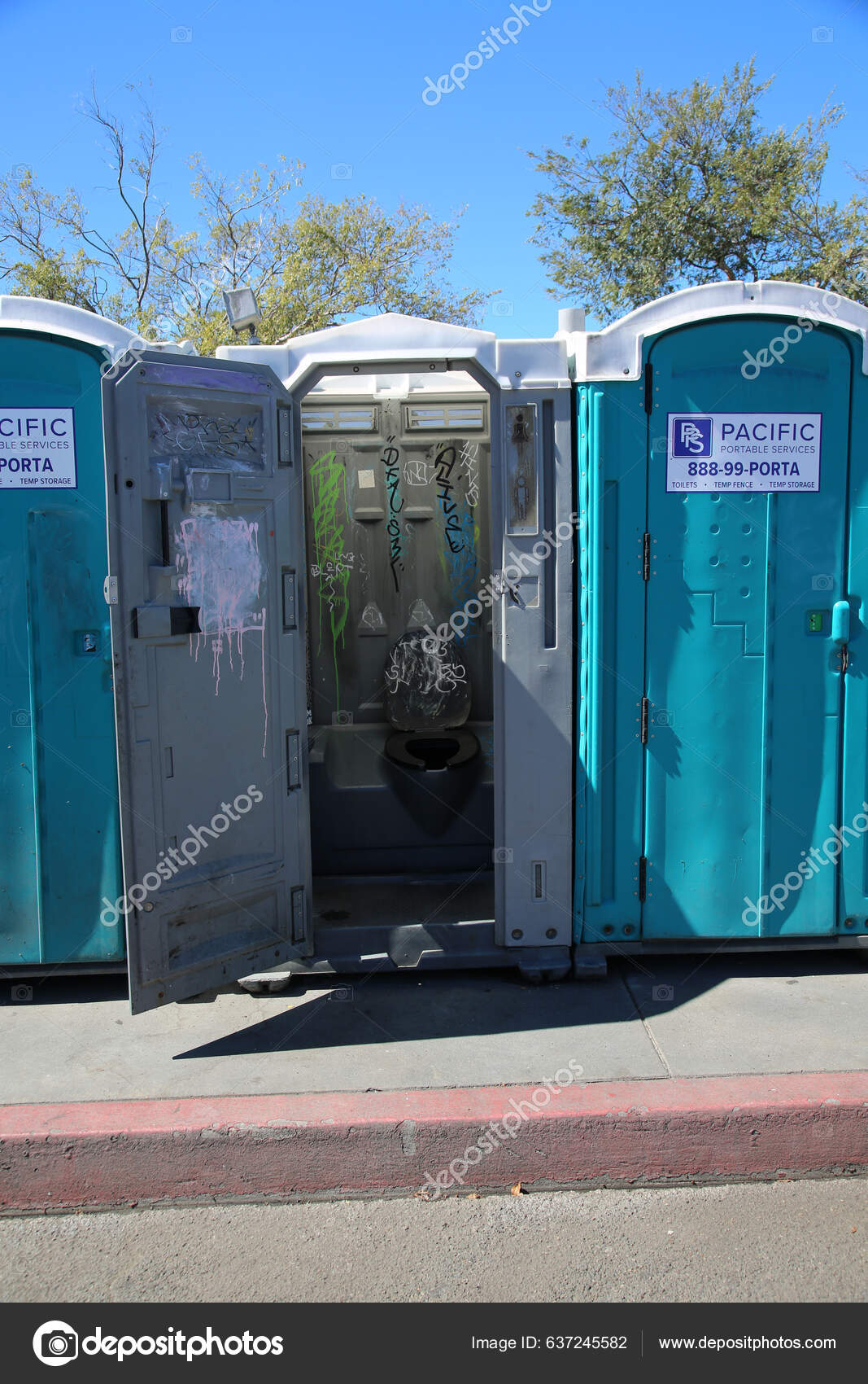 Public Bathrooms Generic Public Toilets Beach Huntington Beach ...