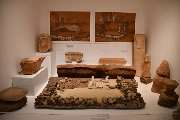 Fotos de Neolithic museum, Imagens de Neolithic museum sem royalties ...