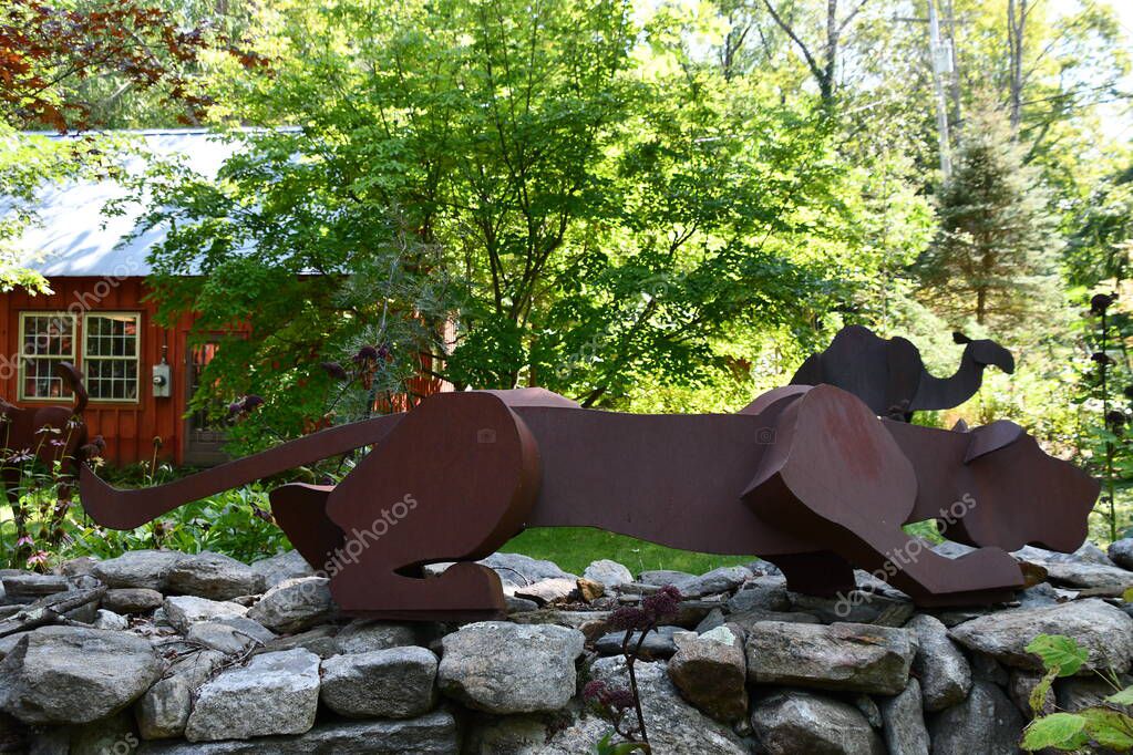 KENT CT - SEP 10: Sculpturedale, estudio y galería del escultor Denis Curtiss, en Kent ...