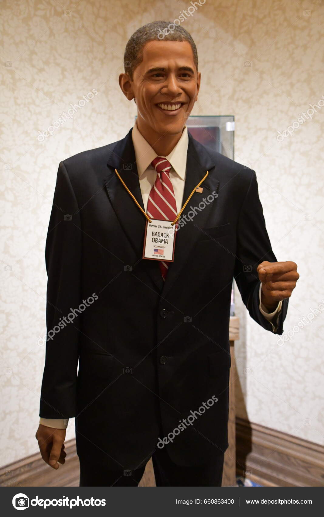 Niagara Falls May Barack Obama Statue Louis Tussauds Waxworks Clifton ...