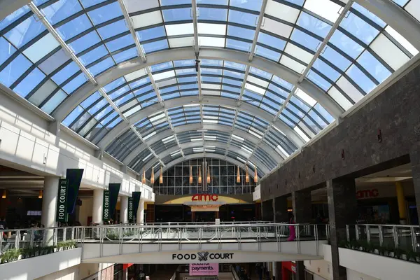 American shopping centre Stock Photos, Royalty Free American shopping ...