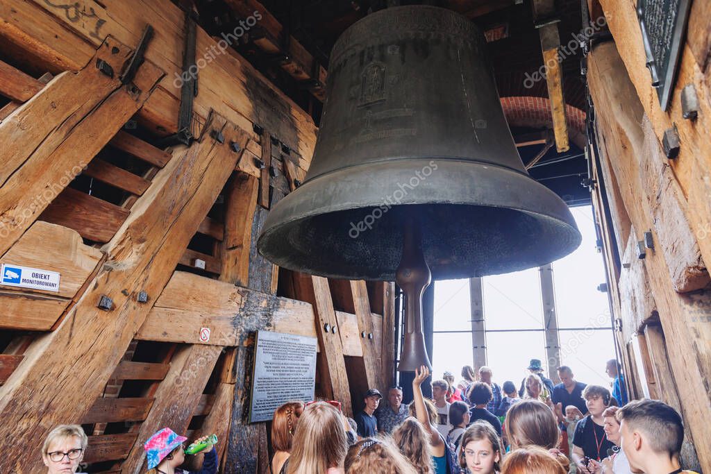 Cracovia, Polonia - 24 de agosto de 2022: Campana Real de Segismundo en Segismundo Torre del ...