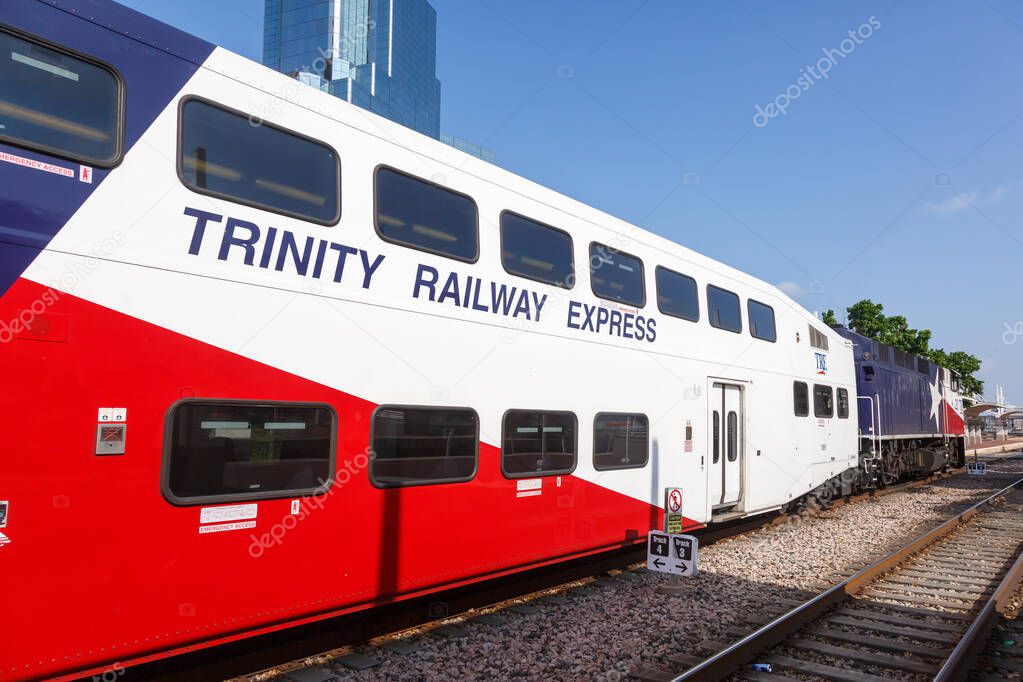 Dallas, Estados Unidos - 5 de mayo de 2023: Trinity Railway Express TRE ...