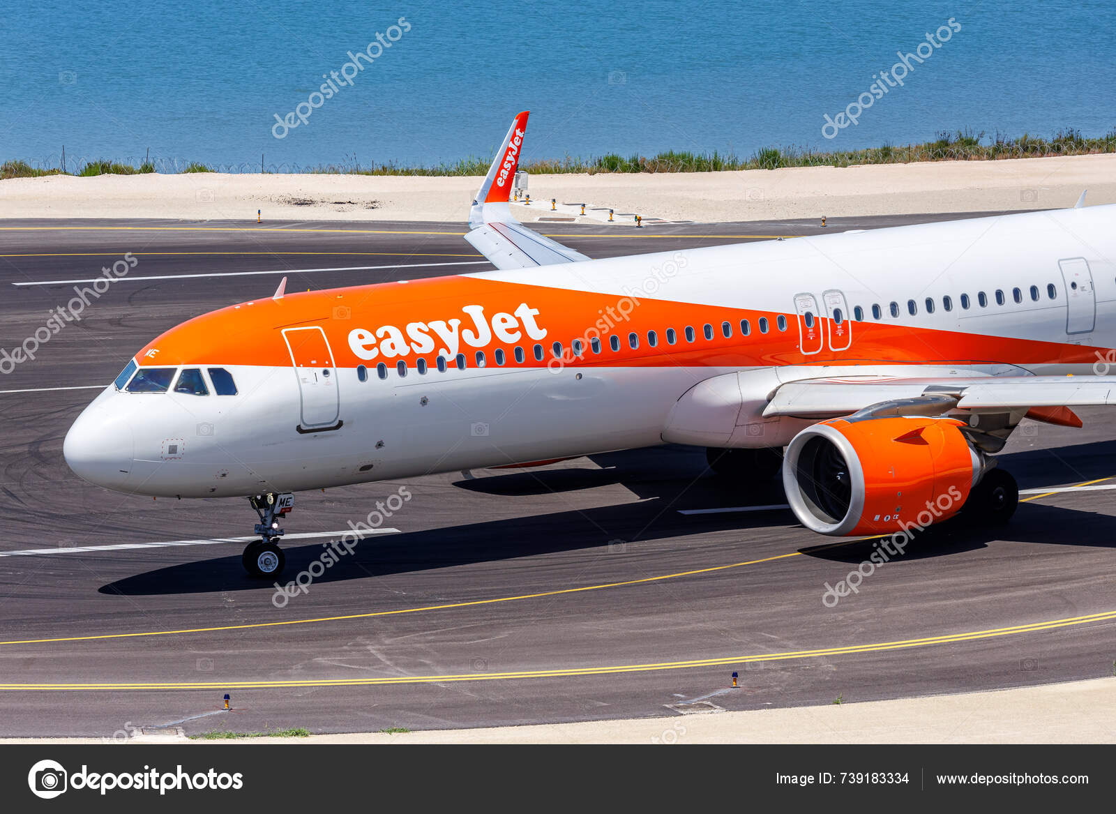 Corfu Grécia Junho 2024 Avião Easyjet Airbus A321Neo Aeroporto Corfu ...