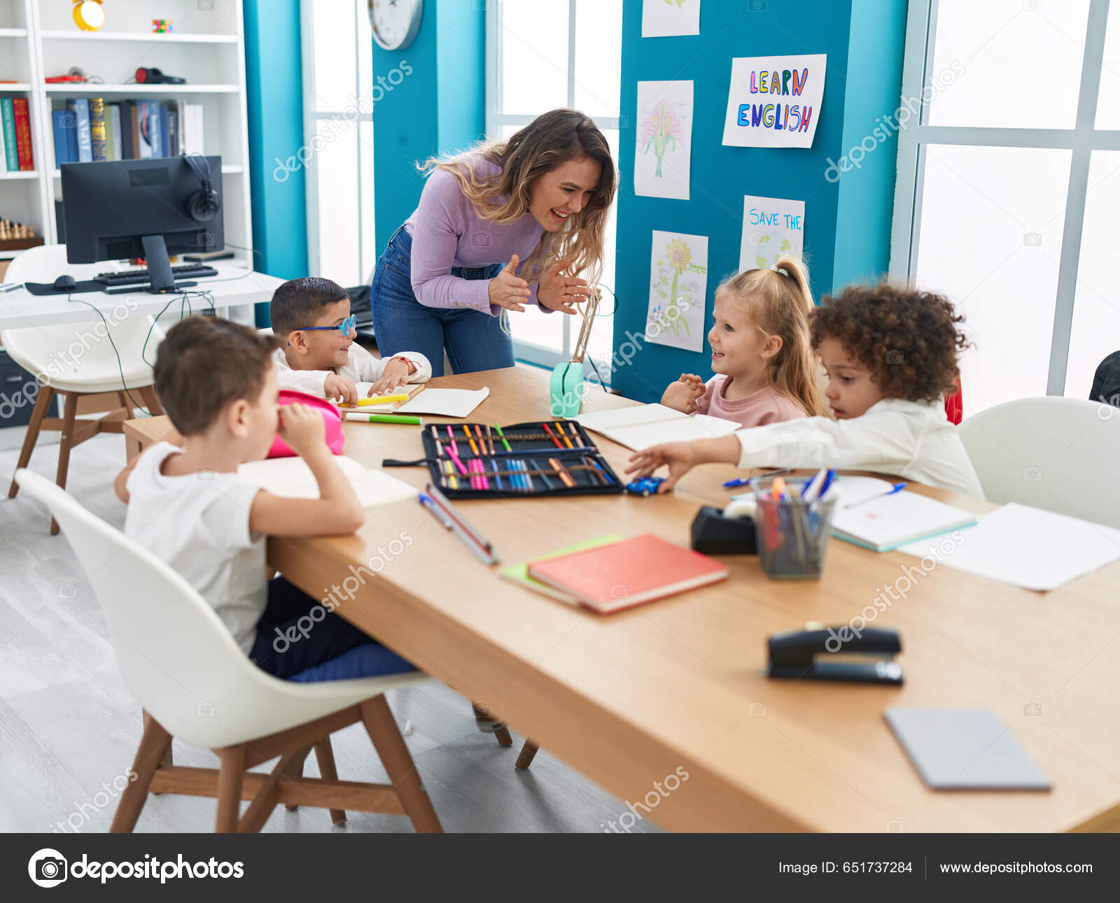 Woman Group Kids Having Lesson Clapping Hands Classroom — Stock Photo ...
