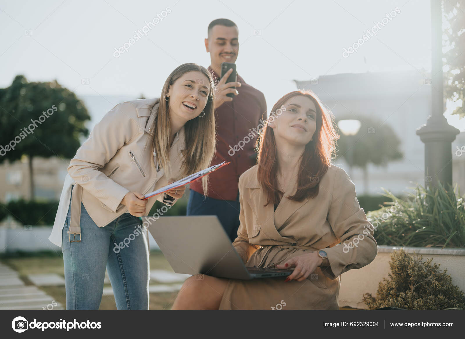 Young Executives Collaborating Urban City Brainstorming Business Ideas ...