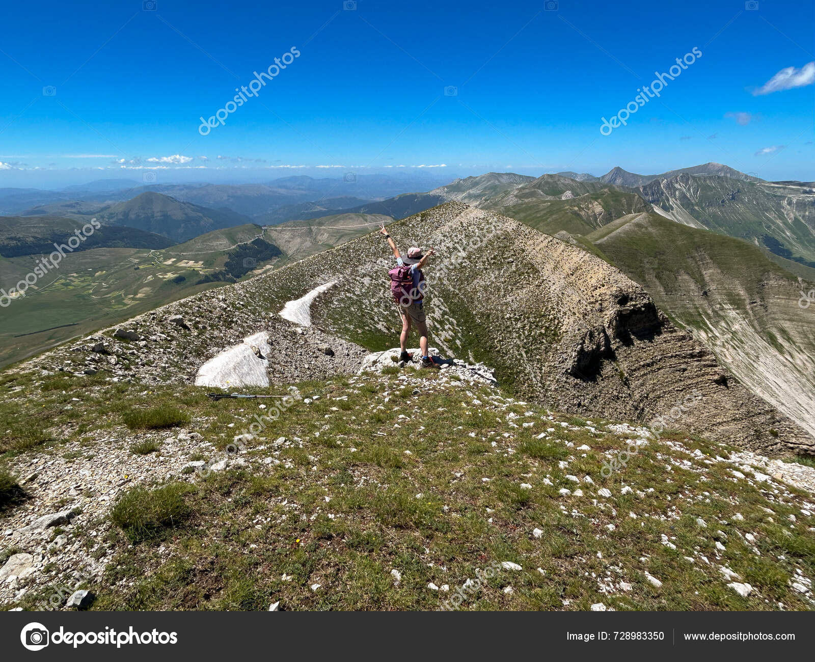 Monte Redentore Italia Junio 2024 Retrato Excursionistas Felices Sobre ...
