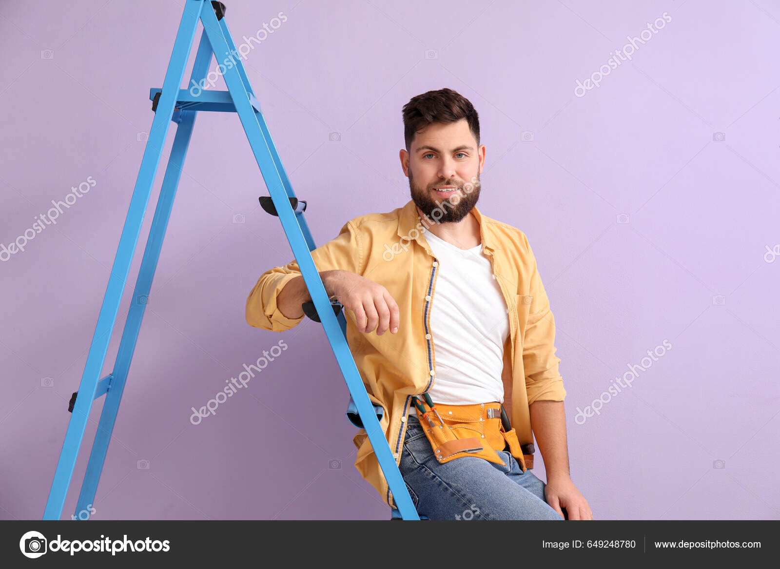 Young Man Ladder Lilac Wall — Stock Photo © serezniy #649248780