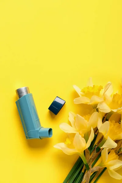 Asthma Inhaler Daisy Flower Color Background — Stock Photo © serezniy ...