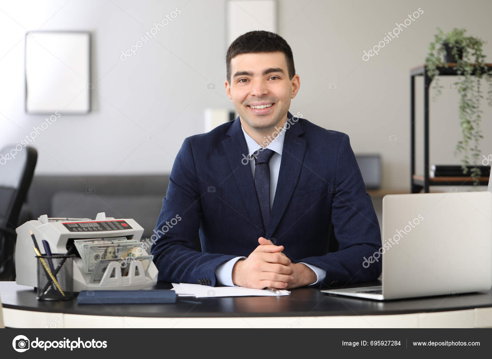 Male Bank Manager Working Cash Counting Machine Office — Stock Photo ...