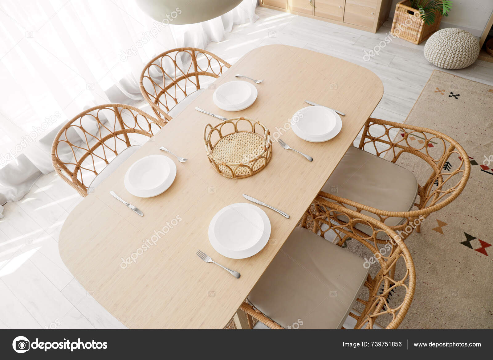 Beautiful Table Setting Dinner Dining Room — Stock Photo © serezniy ...