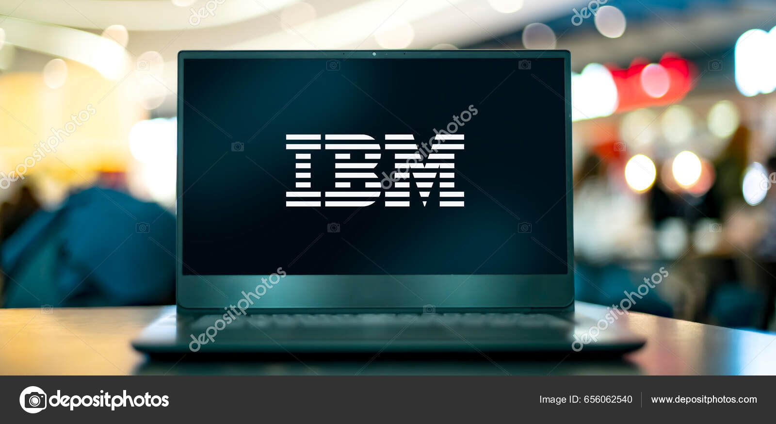 Poznan Pol Abril 2022 Computadora Portátil Que Muestra Logotipo Ibm ...