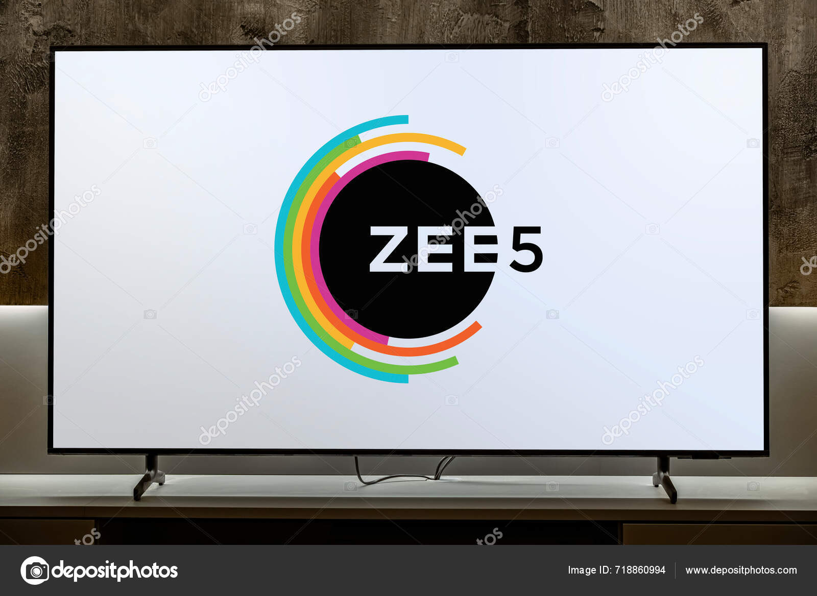 Poznan Pol May 2024 Flat Screen Set Displaying Logo Zee5 — Stock ...