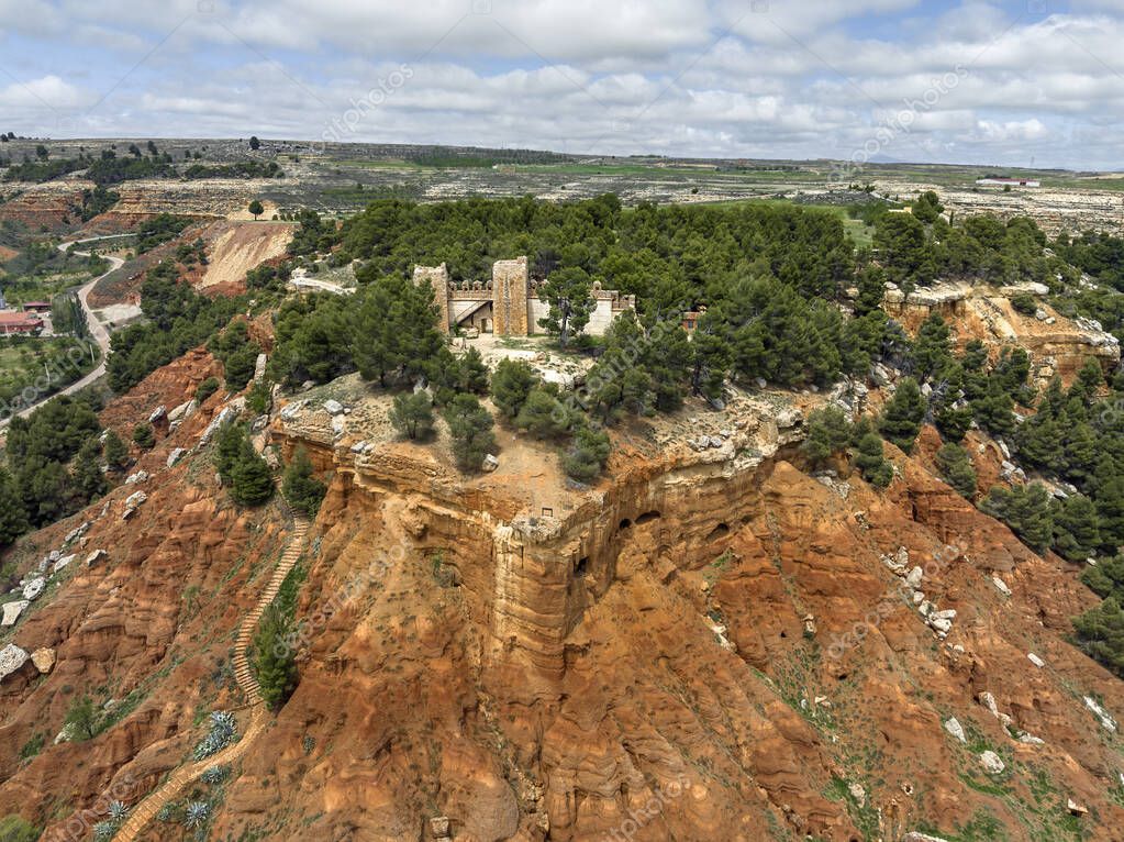 Anento Zaragoza, vista aérea del castillo, considerado uno de los ...