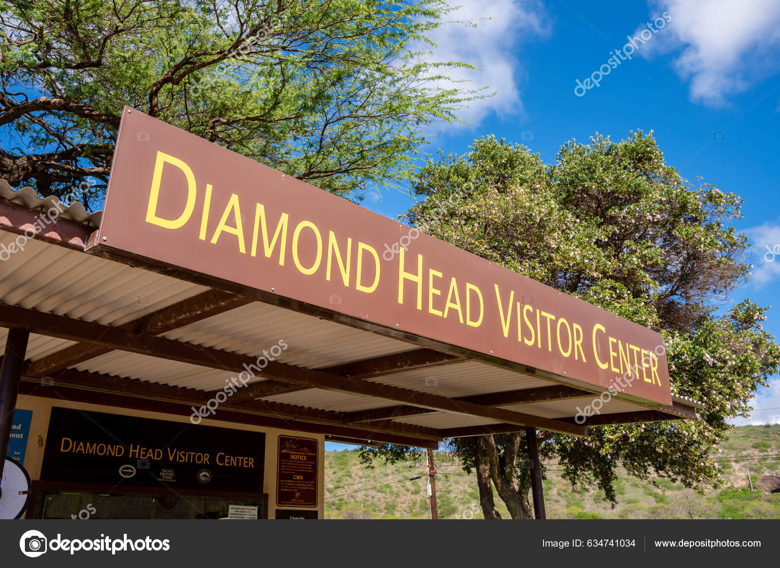 Honolulu Hawaii December 2022 Diamond Head Visitor Center Sign Diamond ...