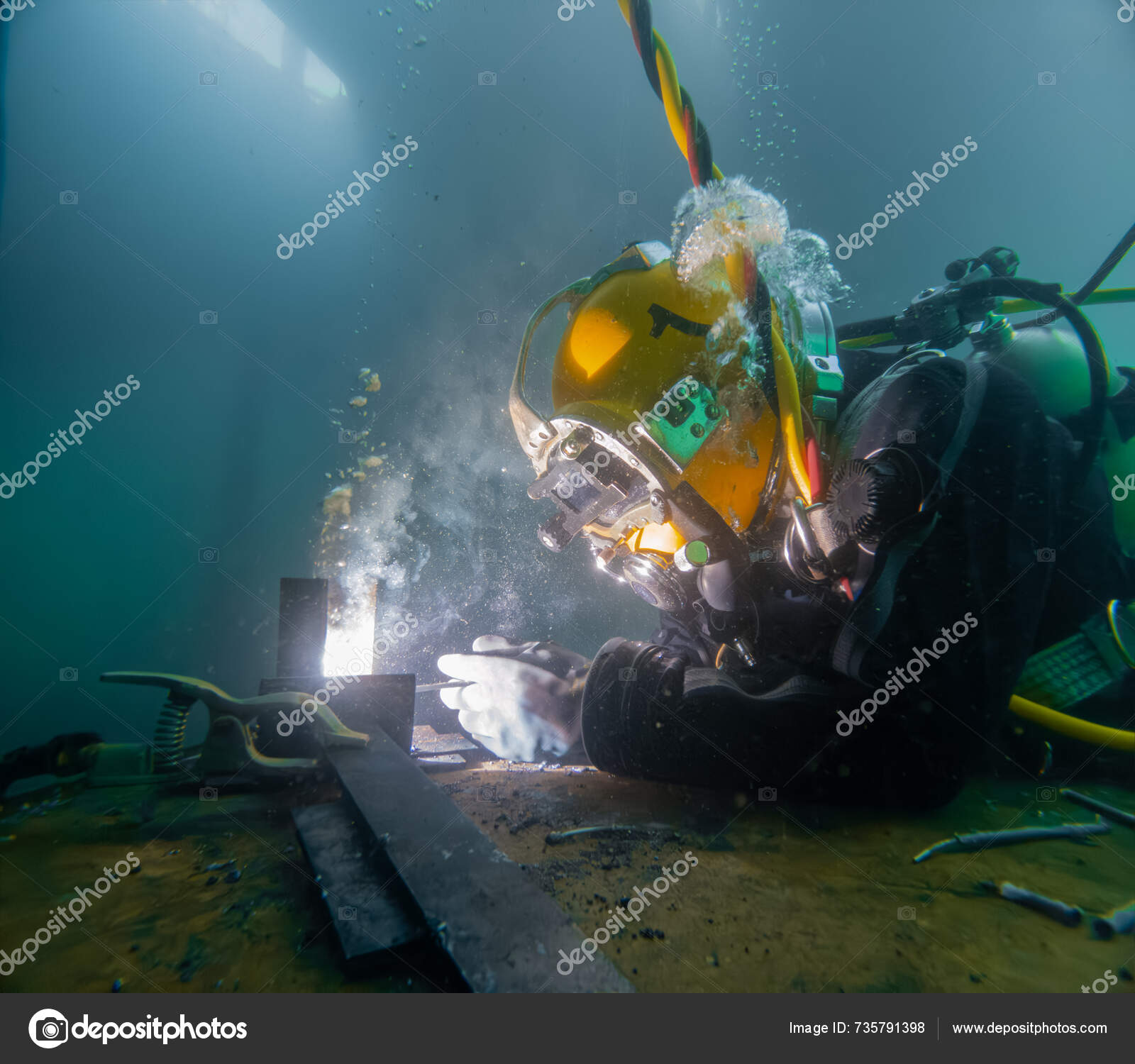 Underwater Welding Deep Ocean Depths Closeup — Stock Photo © svedoliver ...