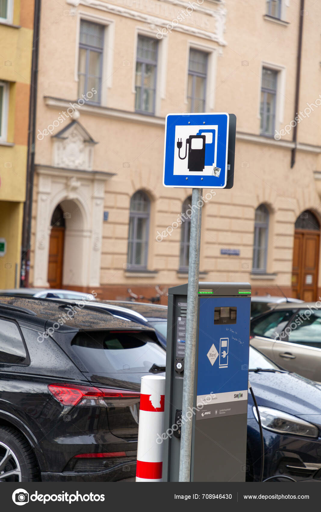 Munich Germany Dec 2021 Electric Car Charging Munich's Public Charging ...