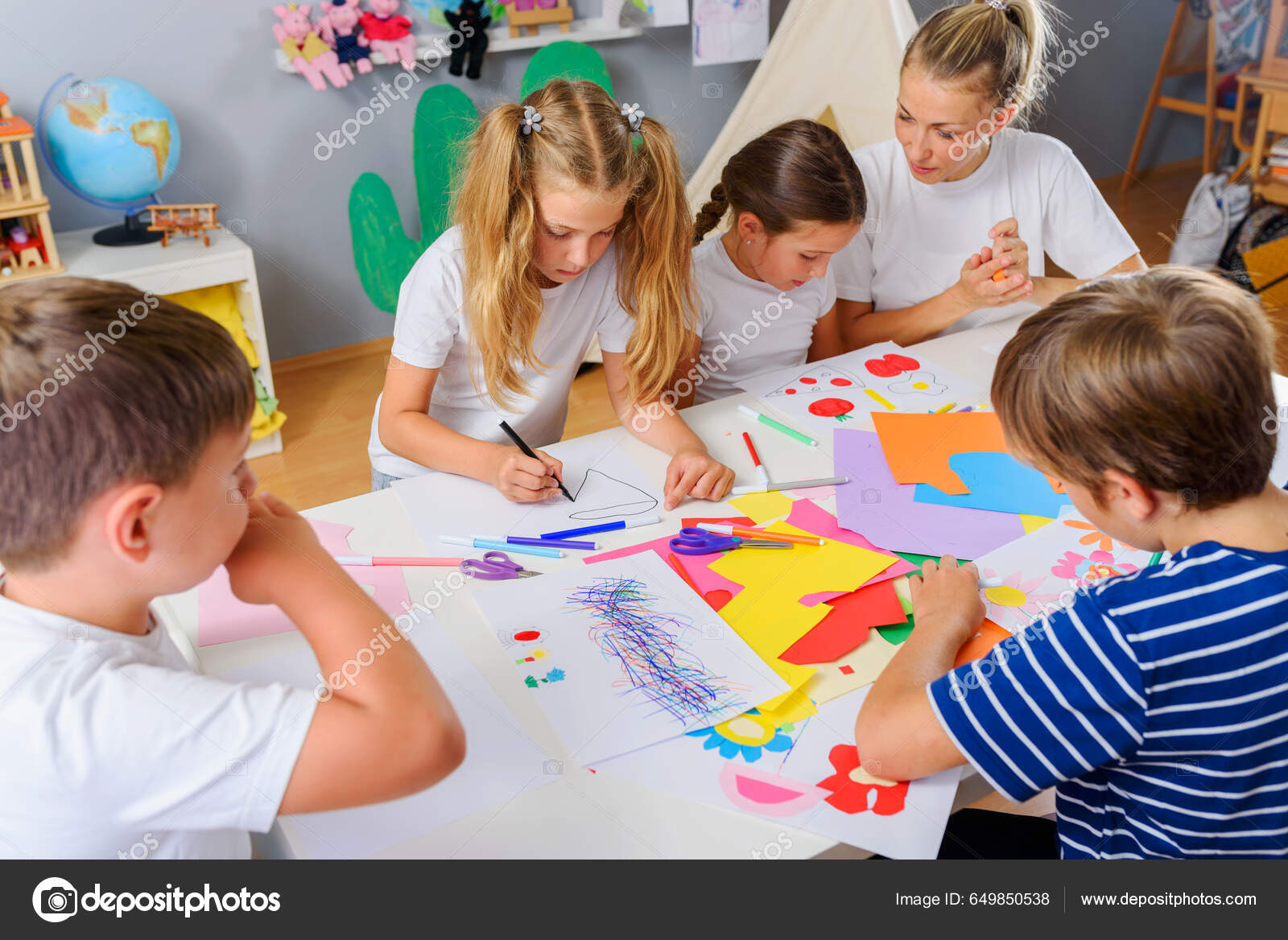 Students Making Paper Handicrafts Teacher — Stock Photo © lordn7 ...