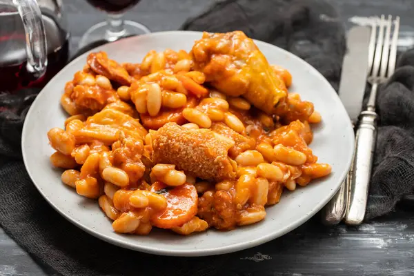 Plato típico portugués Tripas a moda do porto on plate 2024