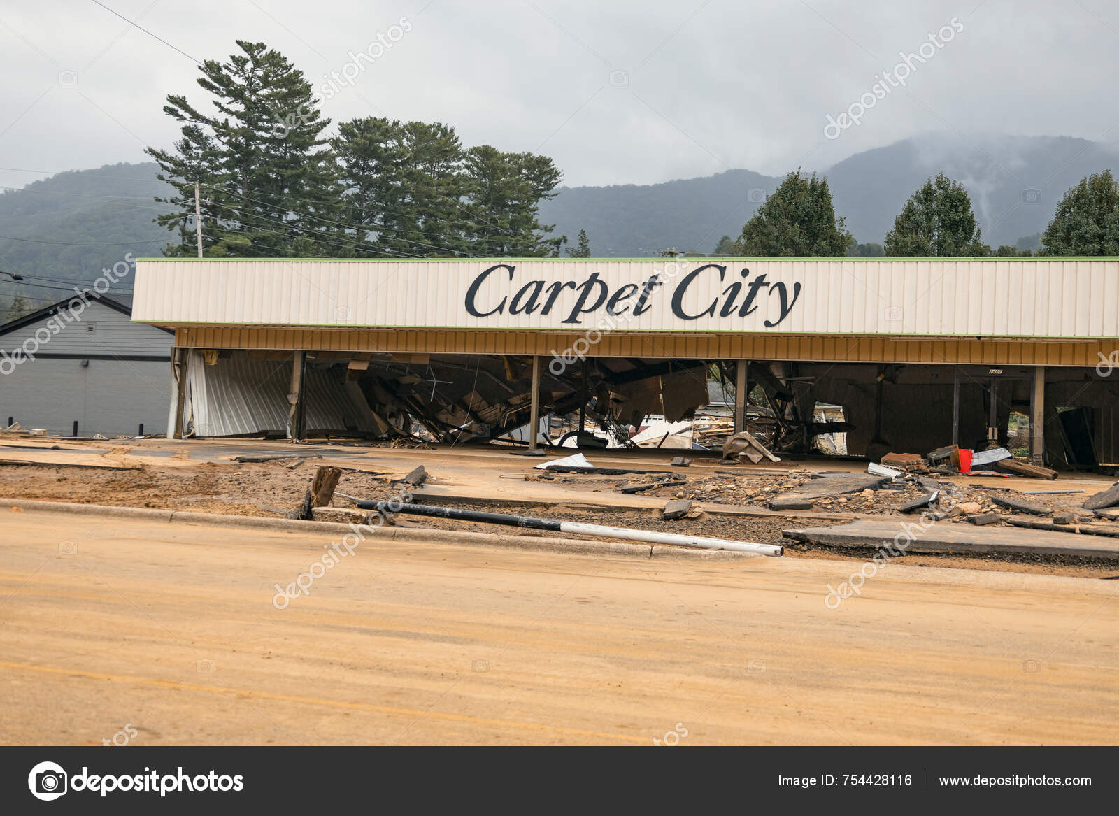 Construction Old Damaged Building Hurricane Helene — Stock Editorial ...