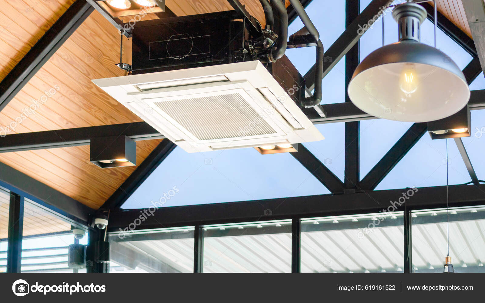 Modern Ceiling Mounted Cassette Type Air Conditioning System Coffee Sho ...